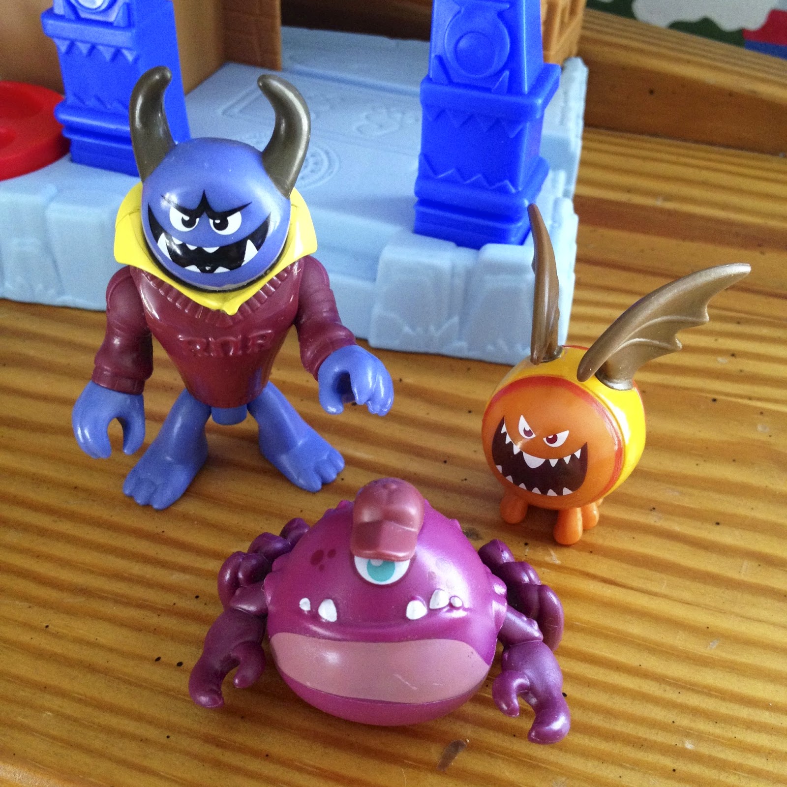Dan the Pixar Fan: Monsters University: Imaginext University Row Play ...