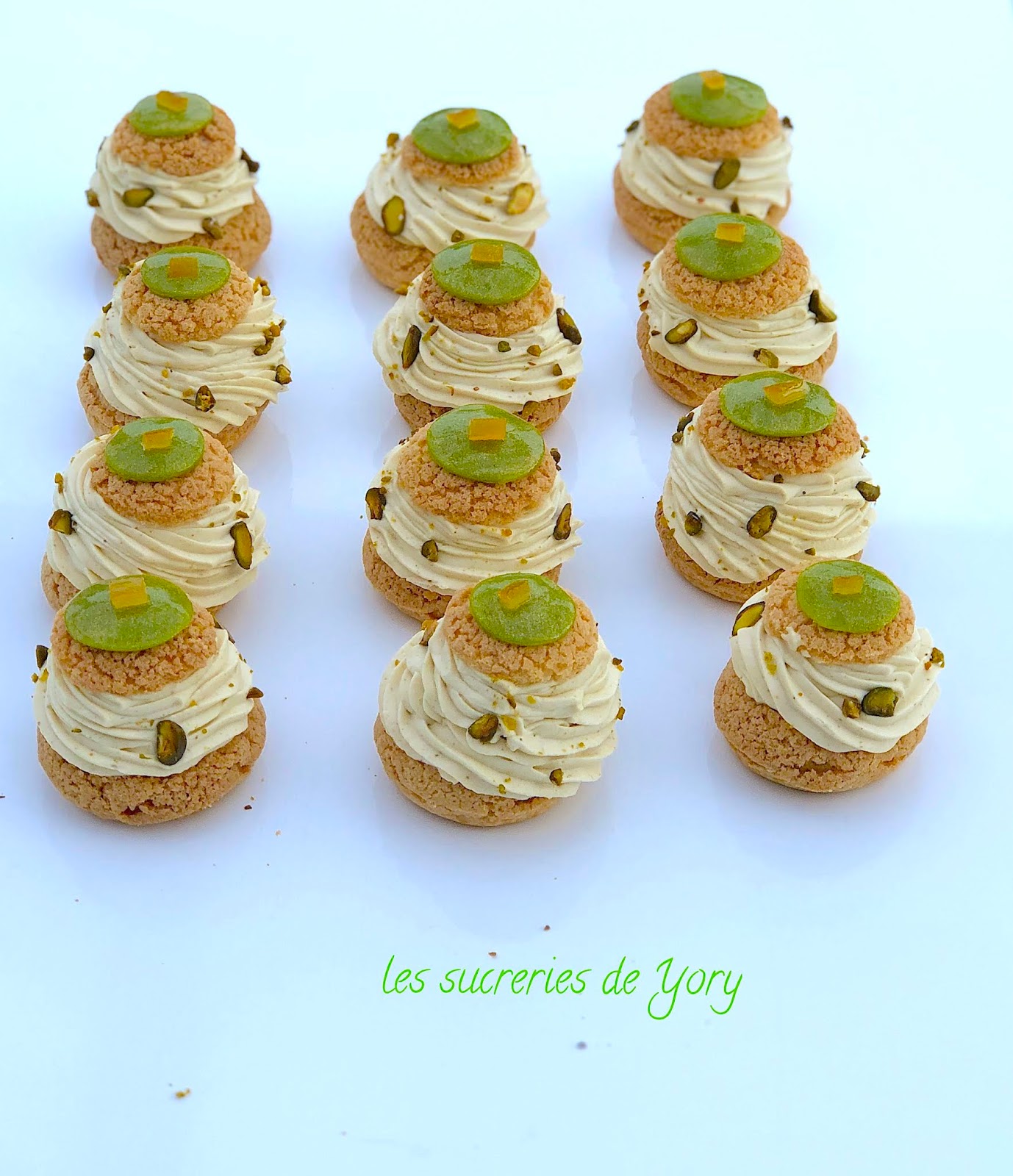 Choux Pistache Orange