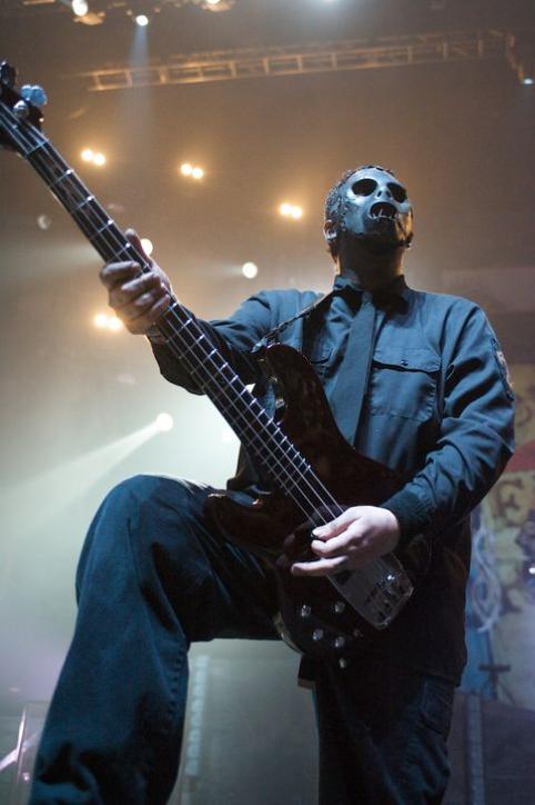 Mengungkap Sosok di Balik Topeng Seram Band "Slipknot" ~ Newbie's Blog