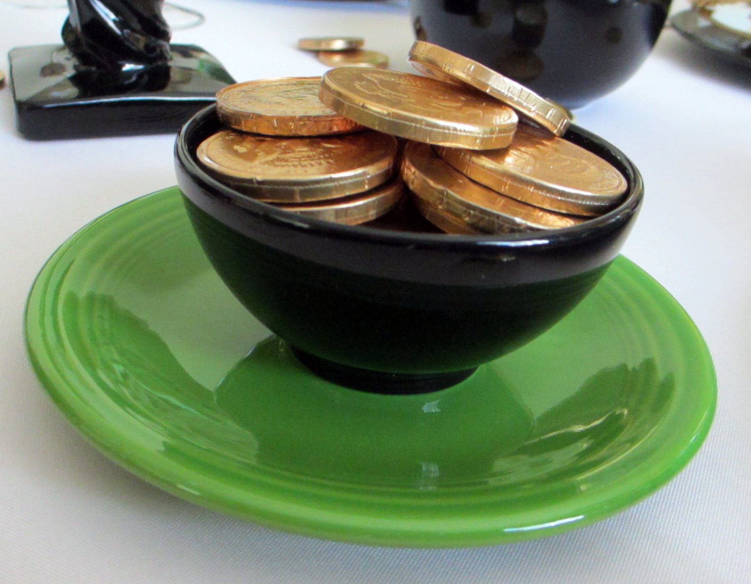 The Welcomed Guest: Pot of Gold Tablescape