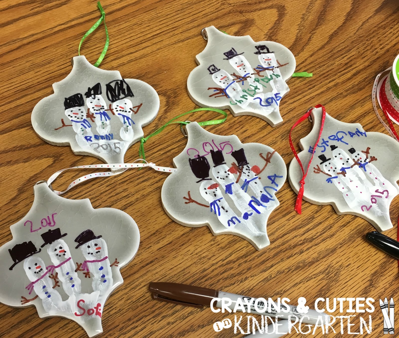 Crayons & Cuties In Kindergarten: Parent Gift- Snowman Ornament!