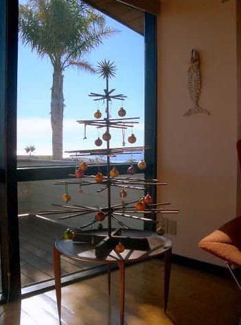 If It's Hip, It's Here (Archives): Modern Wood Christmas Tree By ...