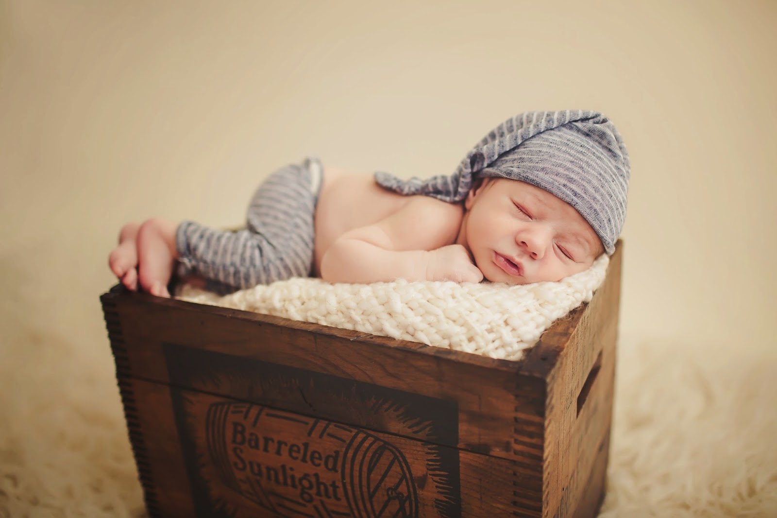 KEEP CALM AND CARRY ON: Newborn Pictures