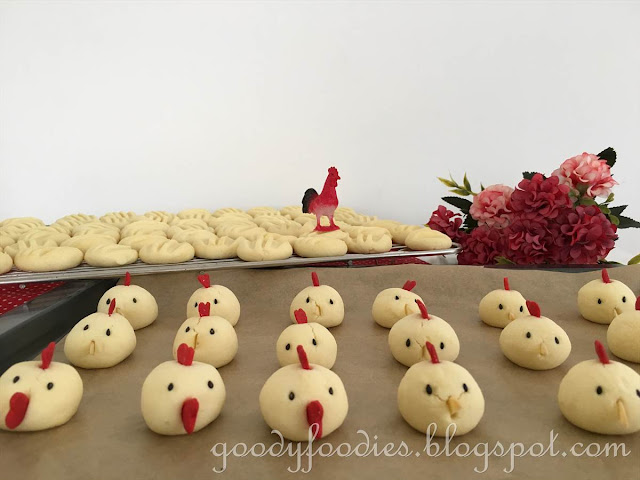 GoodyFoodies: Recipe: Rooster German Cookies (CNY)