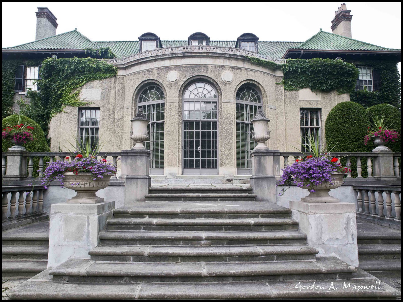 Buildings in Rural Ontario: Parkwood Estate