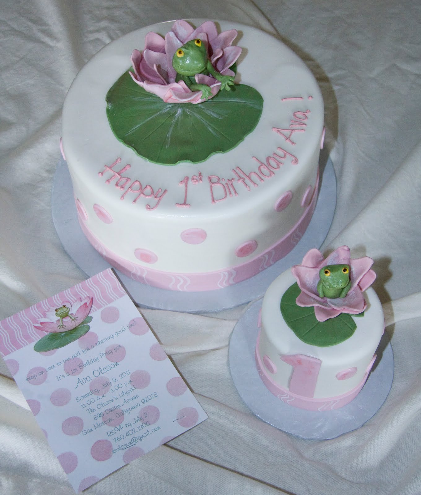 The Crimson Cake Blog: Frog in a Lilly Pad Birthday Cake