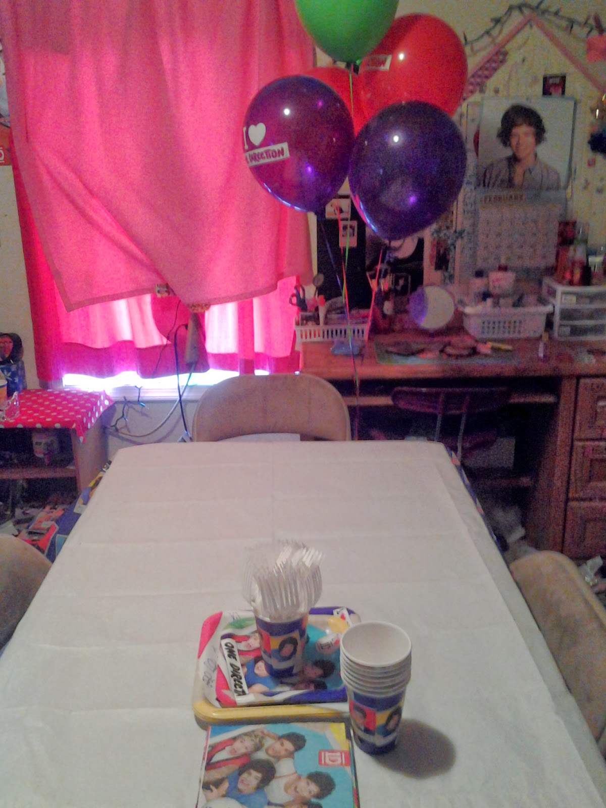 STAY AT HOME MOM: One Direction / #DisneySide Party Decorations