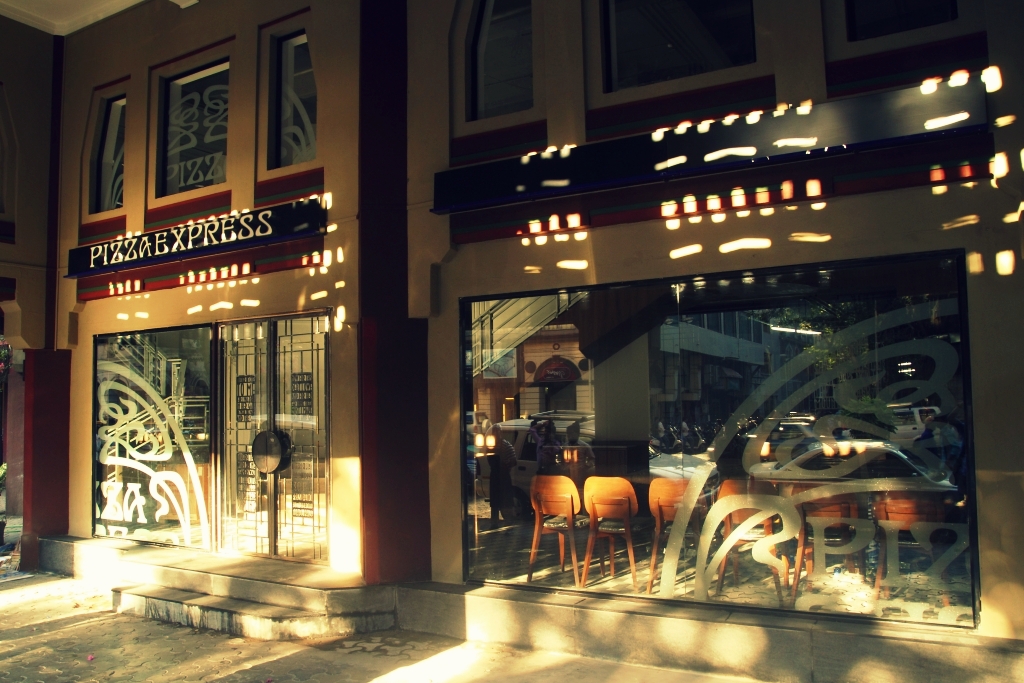 Review : Pizza Express, Colaba, Mumbai – Caramel Wings