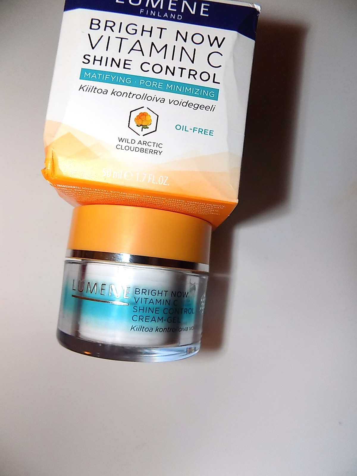 The Beauty Alchemist: Lumene Bright Now Vitamin C Shine Control Cream Gel