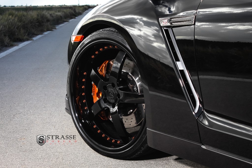 Strasse Forged Wheels: Whoaaaaa check out this '13 Jet Black GTR! :)