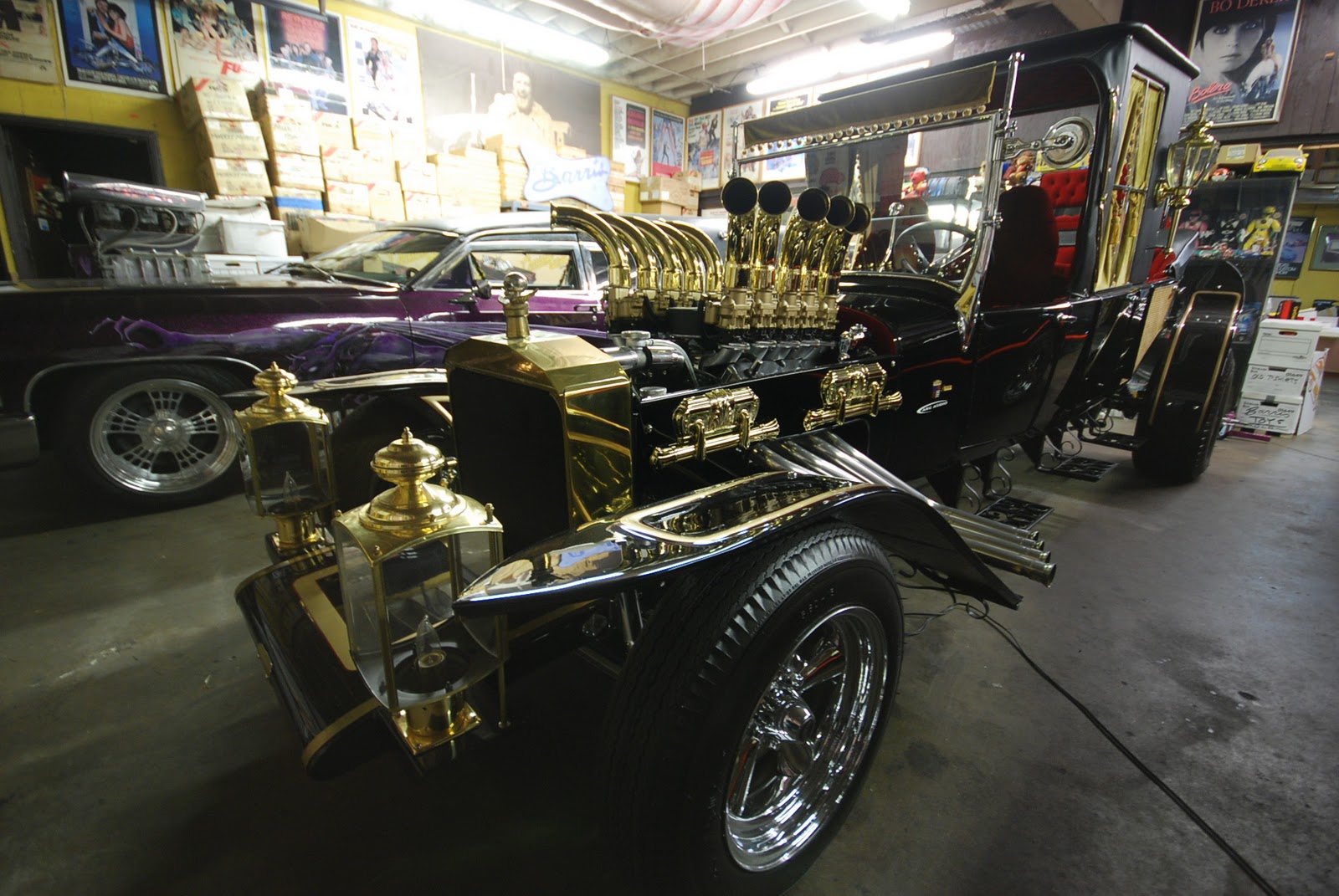 B and S Kustoms: Barris Kustom City