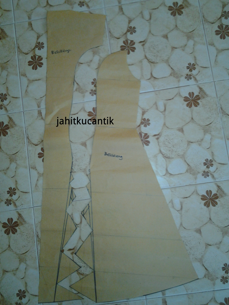 JAHITKU CANTIK: POLA BLAUS FISHTAIL BERPRINCESS CUT DAN GIGI BUAYA