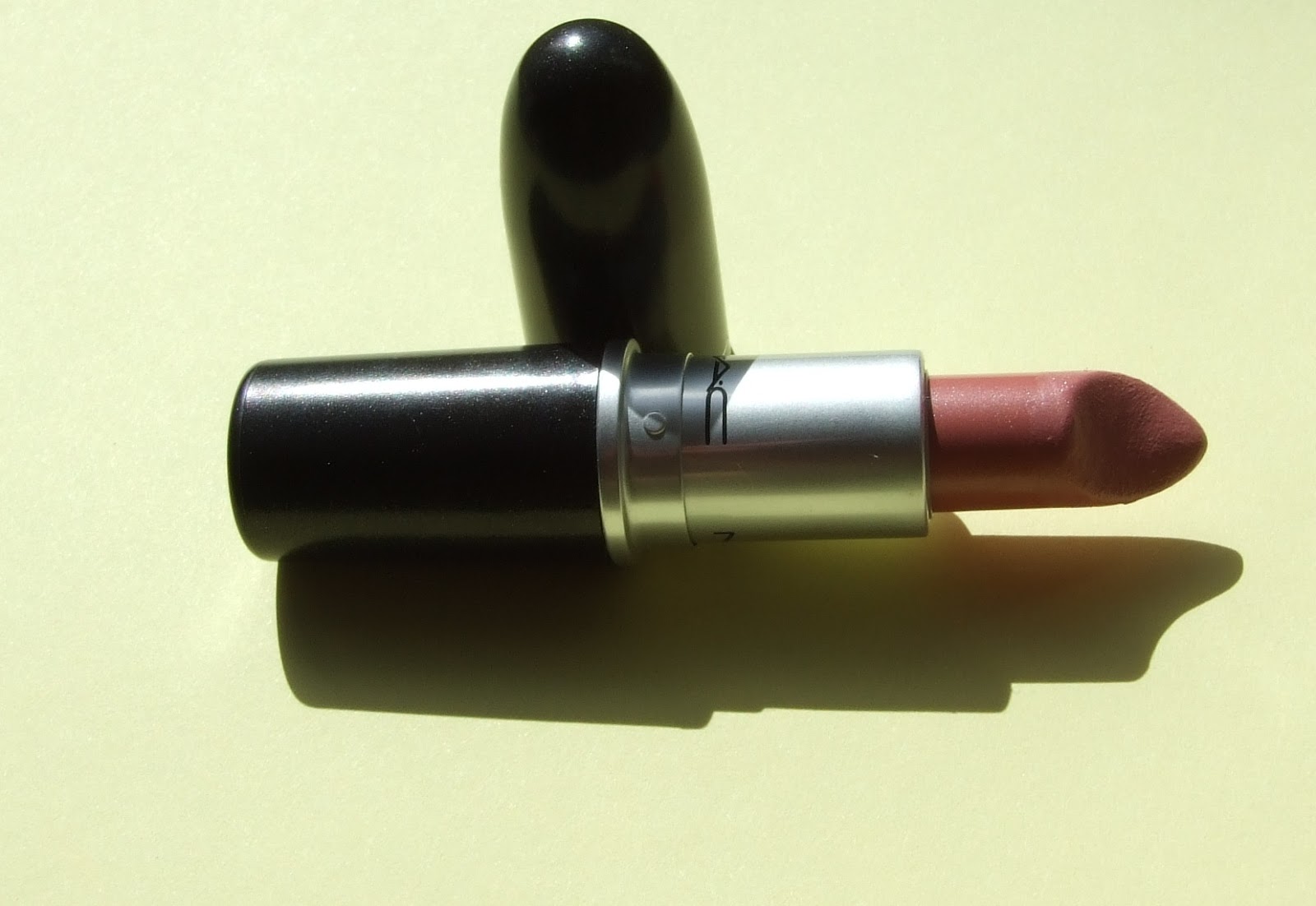 AceSparkleStar: MAC Lipstick Angel Swatch & Review