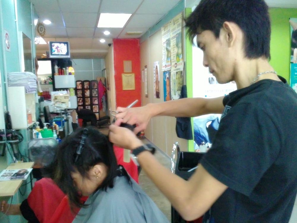 BICARA HATI & MINDA: GUNTING RAMBUT......