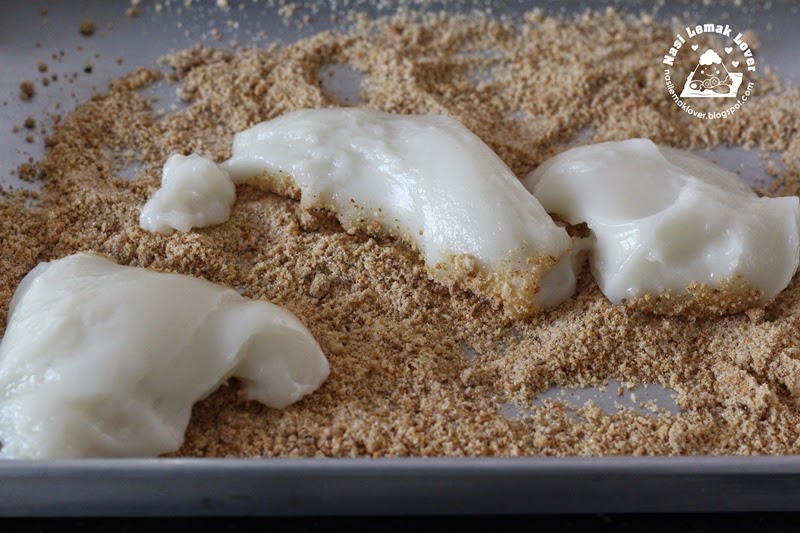 Nasi Lemak Lover: Muah Chee (peanuts glutinous rice balls) 麻芝