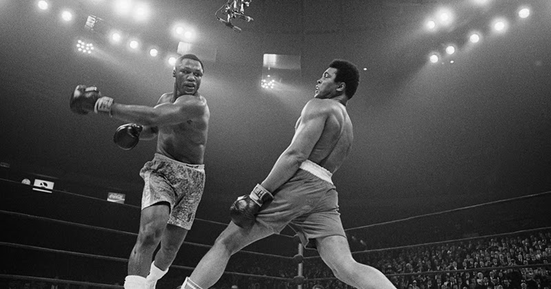 22 Amazing Photographs of Legendary Boxer Muhammad Ali From Between the ...