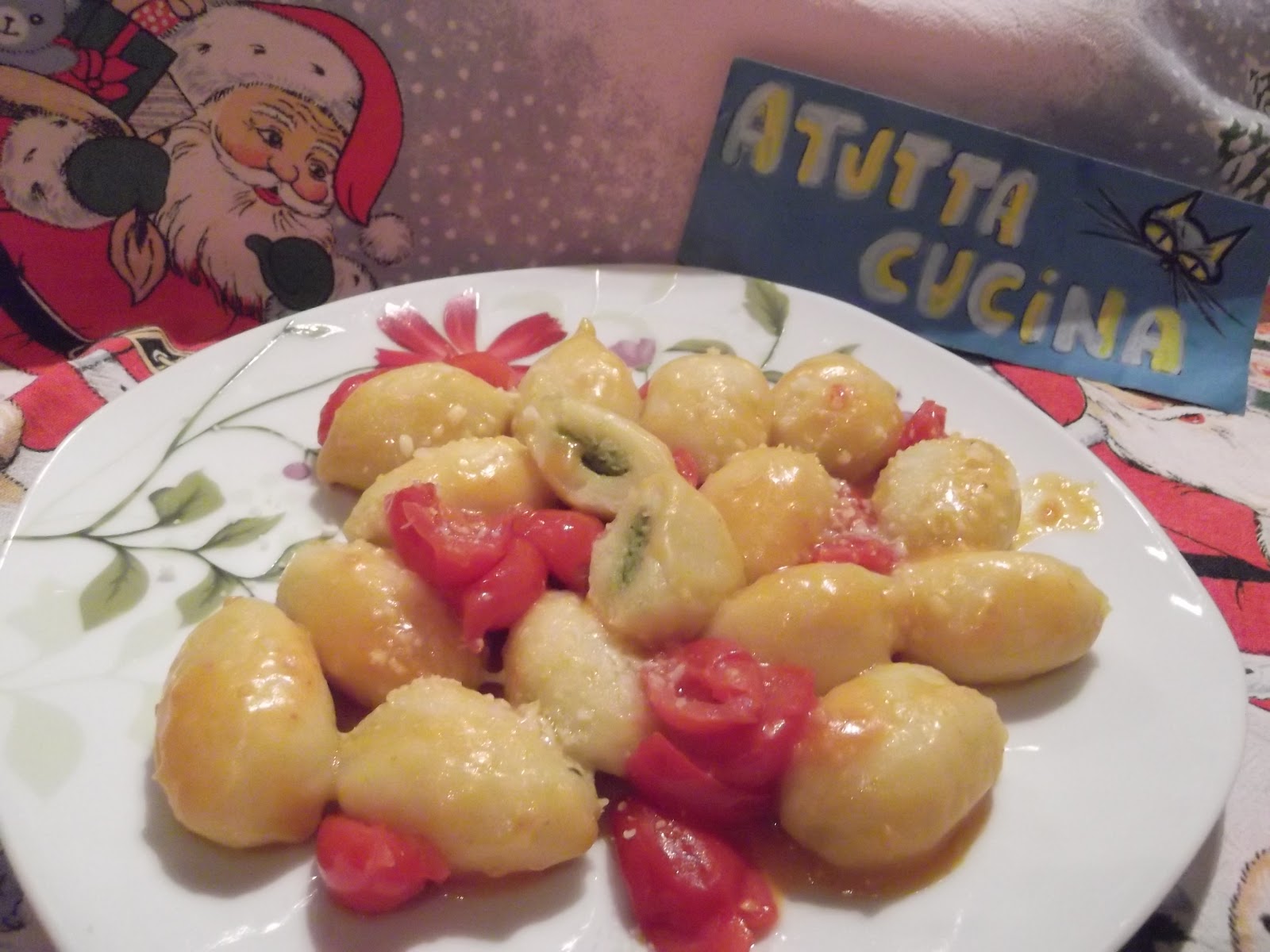 A TUTTA CUCINA: GNOCCHI di PATATE RIPIENI agli SPINACI