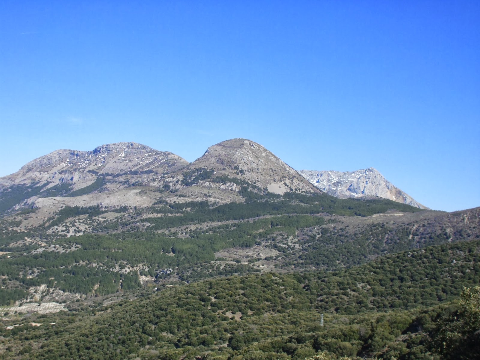 El mundoblog de Miguel Caballero: El Pico Almaden, el gigante blanco El mundoblog de Miguel Caballero: El Pico Almaden, el gigante blanco