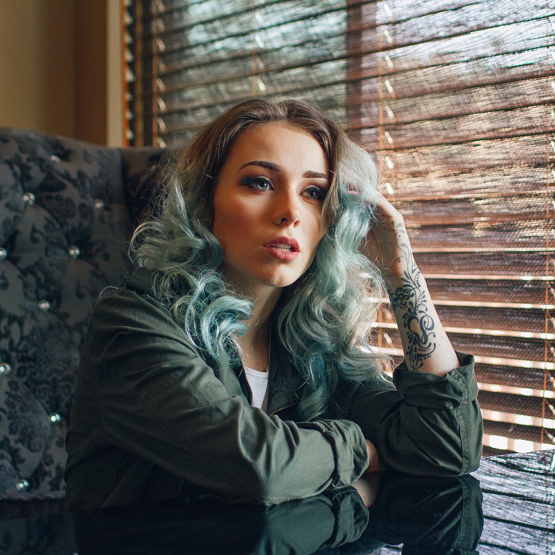 Folk & Indie: Jaira Burns