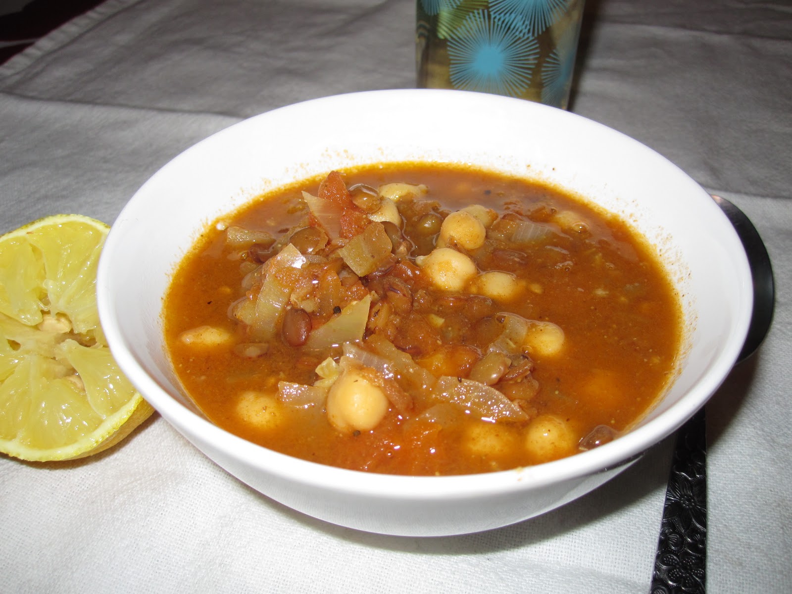 Soppa 500: Vecka 3: Vegetarisk mustig soppa med linser och kikärtor