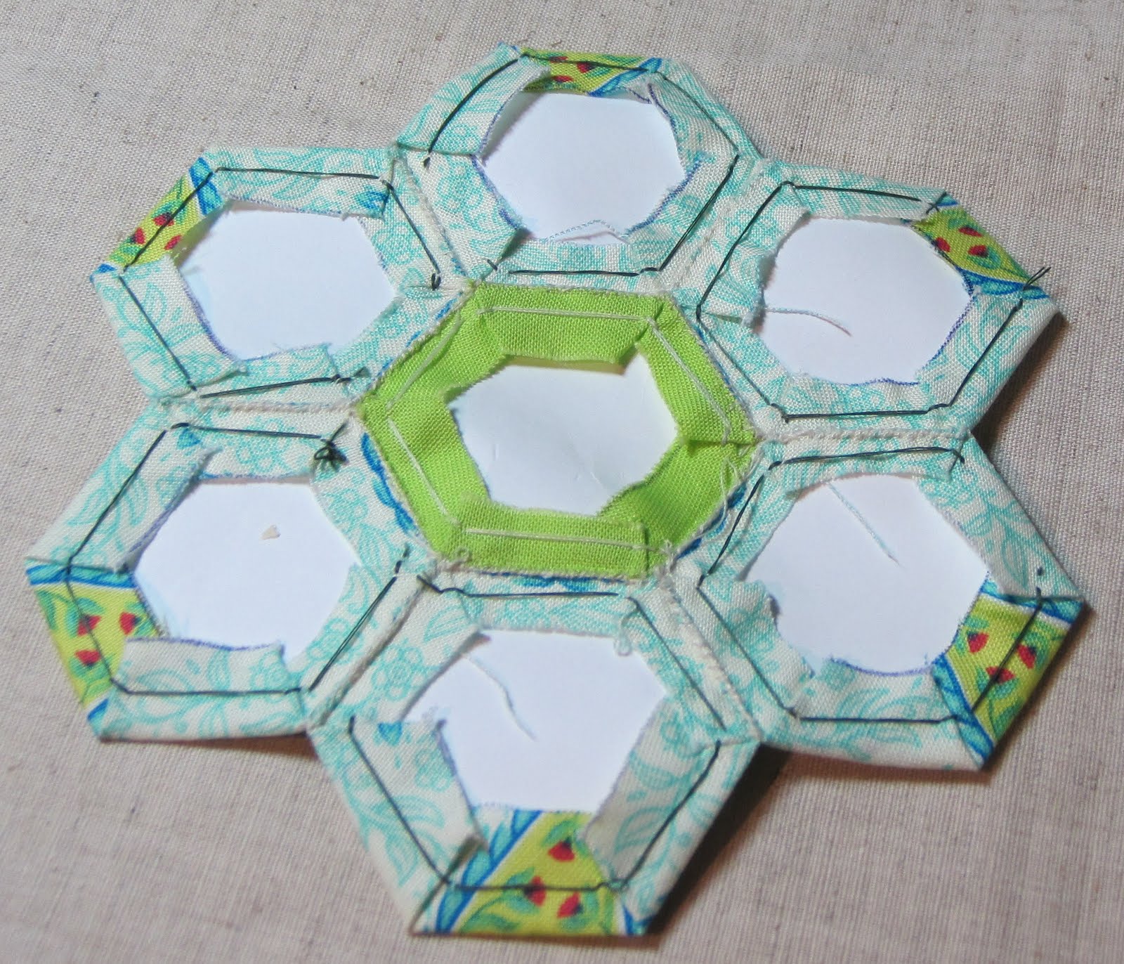 The House on the Side of the Hill: A Free Pattern - Hexie Flower Coasters