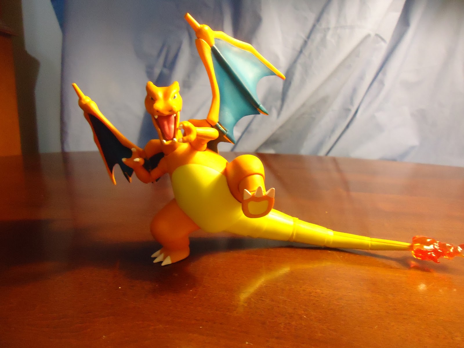 Import Monsters: Review: D-Arts Charizard