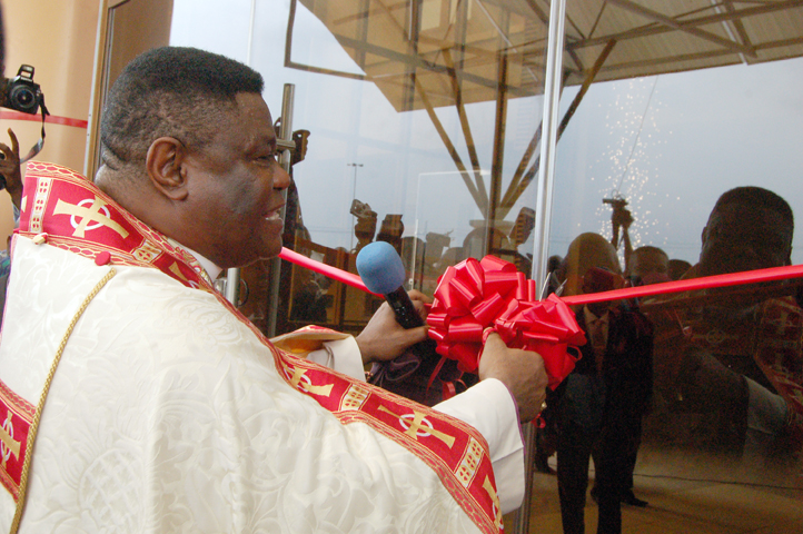 Tonero Photo Agency: DEDICATION OF THE REDEEMED EVANGELICAL MISSION`S ...