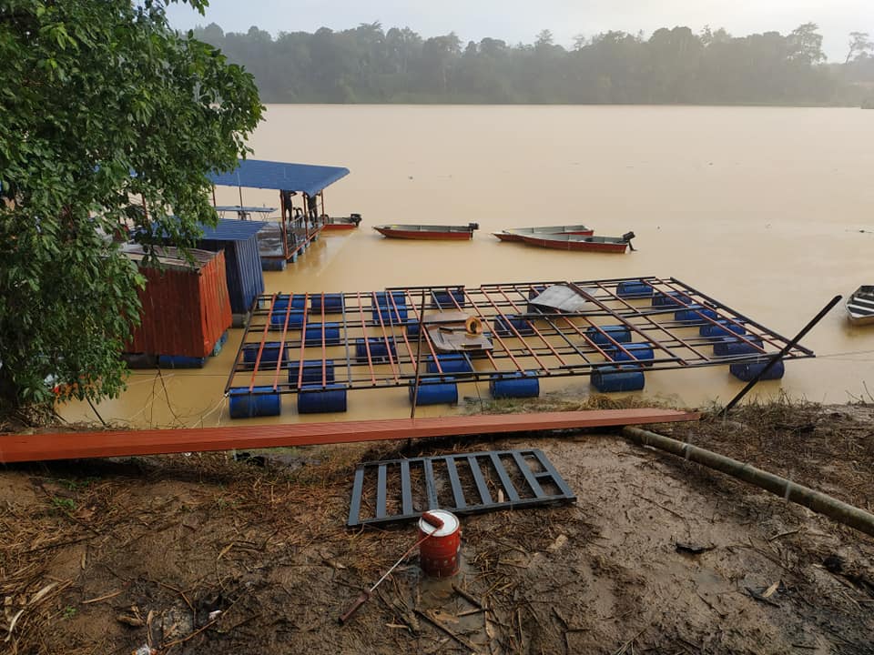 contoh rumah rakit - Simon North