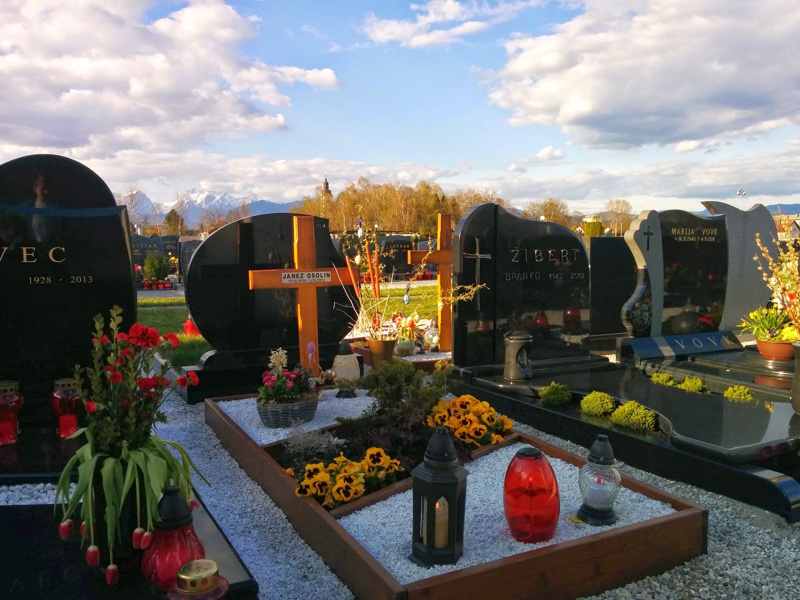 Dragotin Kette: Na otčevem grobu