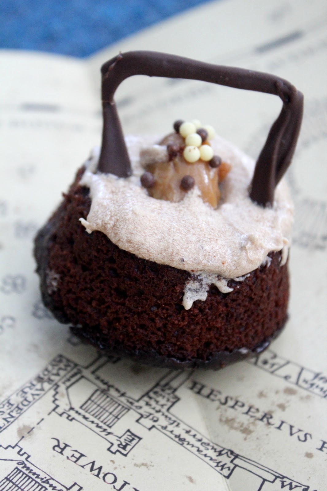 Half Baked: Cauldron Cakes [Harry Potter]