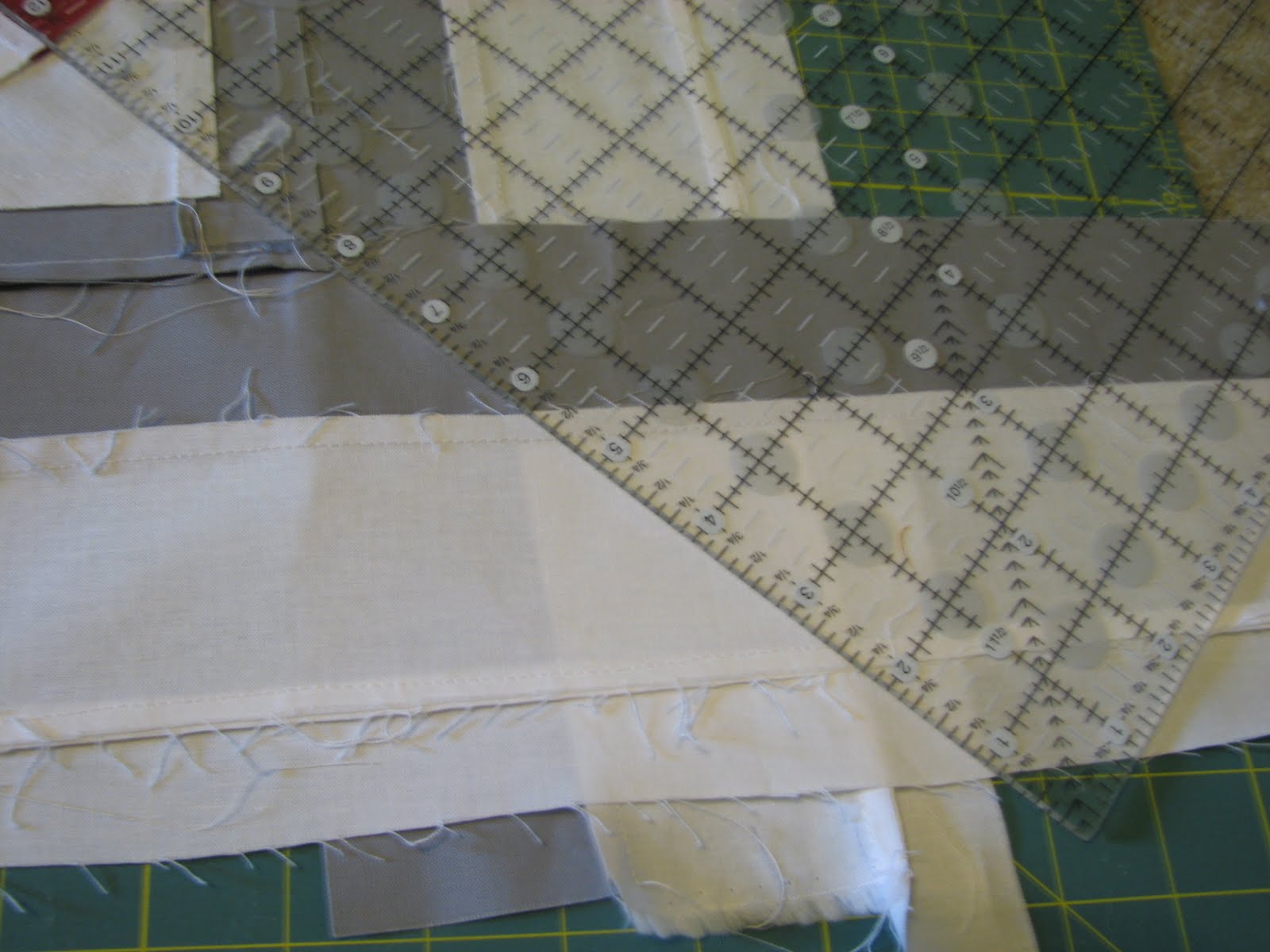 The Crafty Quilter's Closet: August 2011