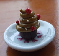 Totally Tutorials: Tutorial - How to Make Fimo Cupcakes