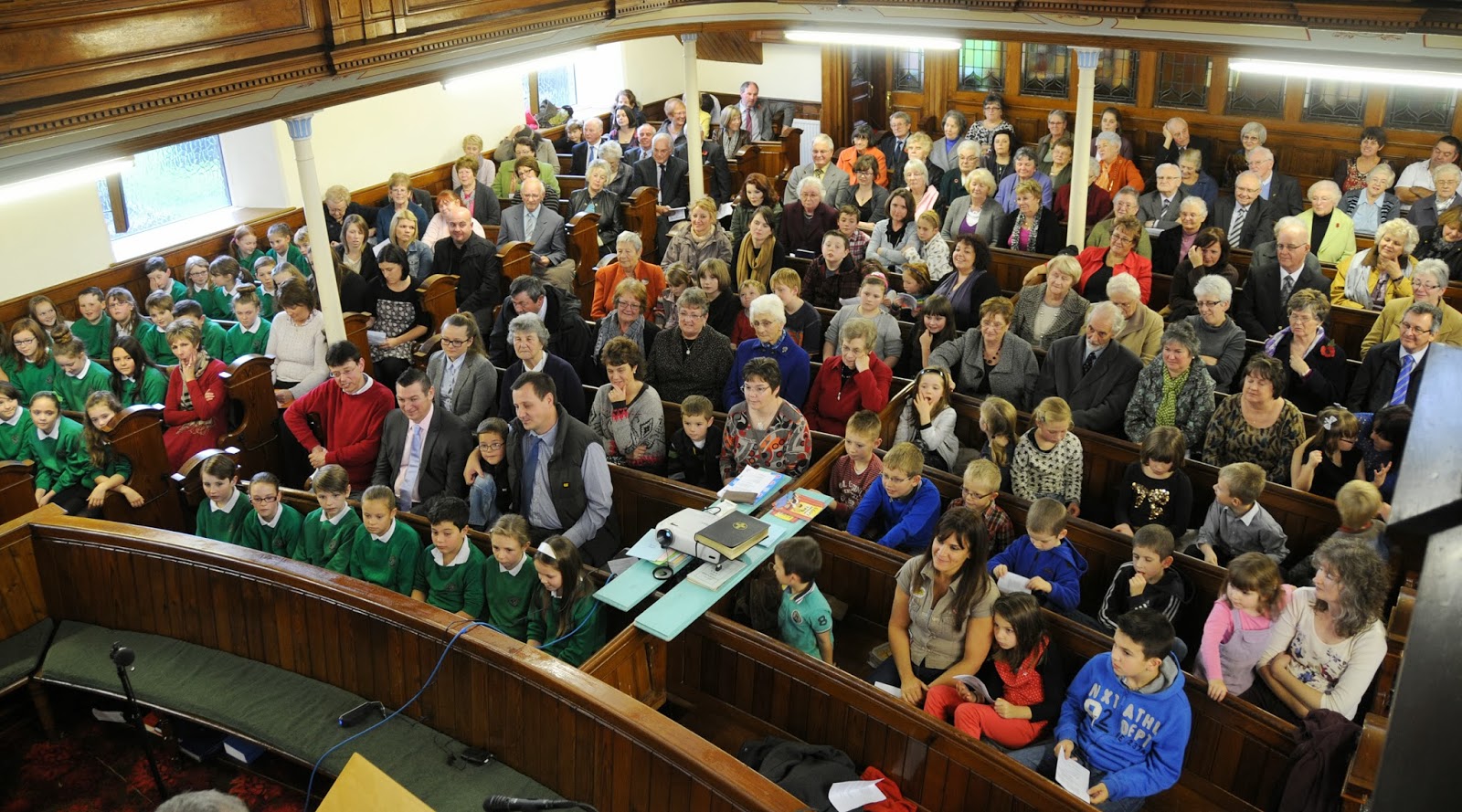 EGLWYS GELLIMANWYDD: Joio Gyda Iesu