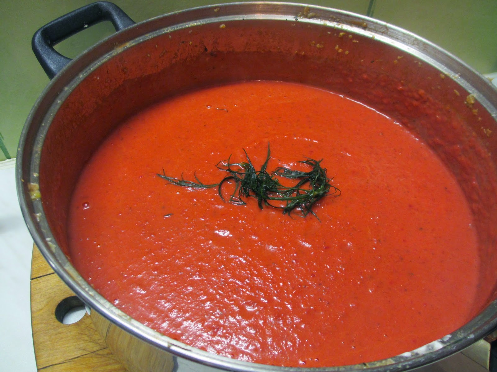 Krissu kokkab: Küüslaugune peedipüreesupp