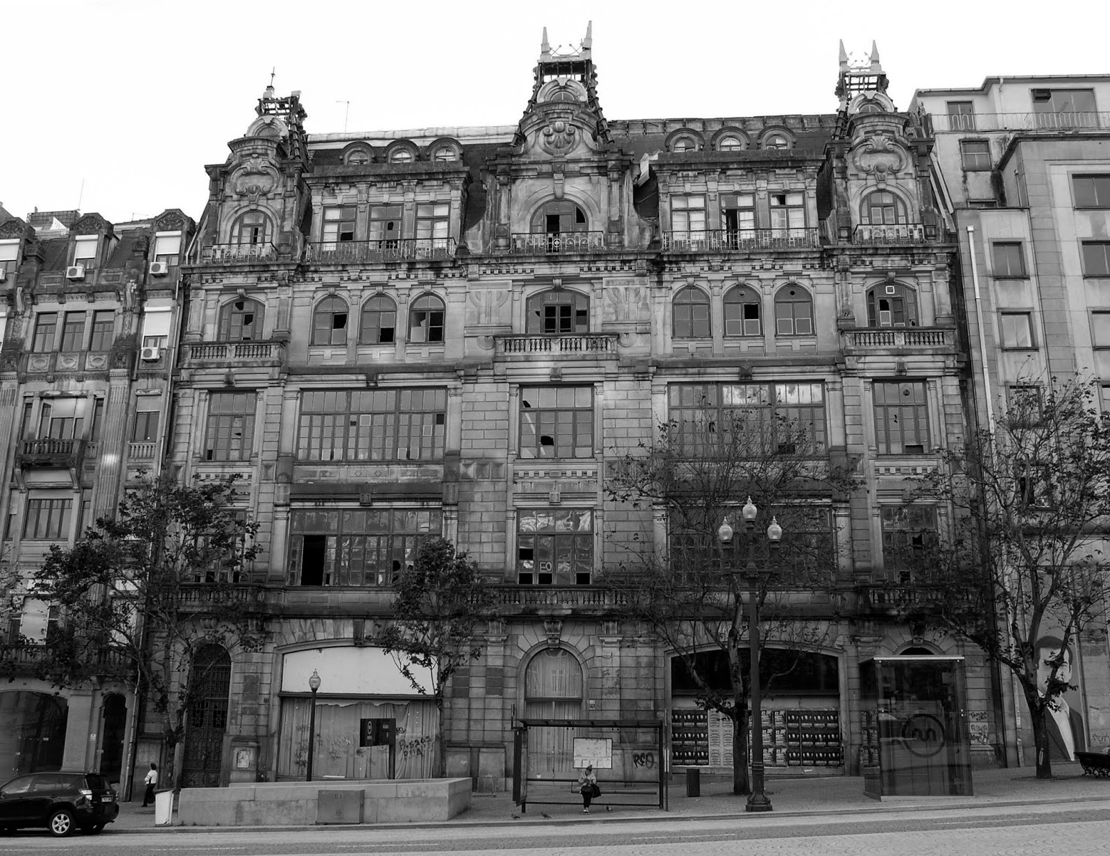 Edifício Café Monumental ~ Porto Sombrio