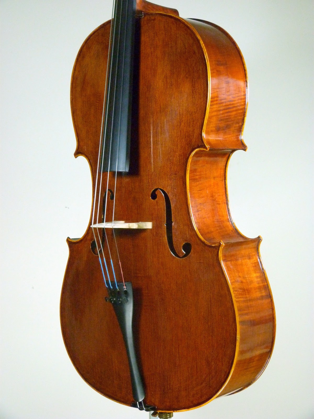 Violoncelos - Studio Liutai