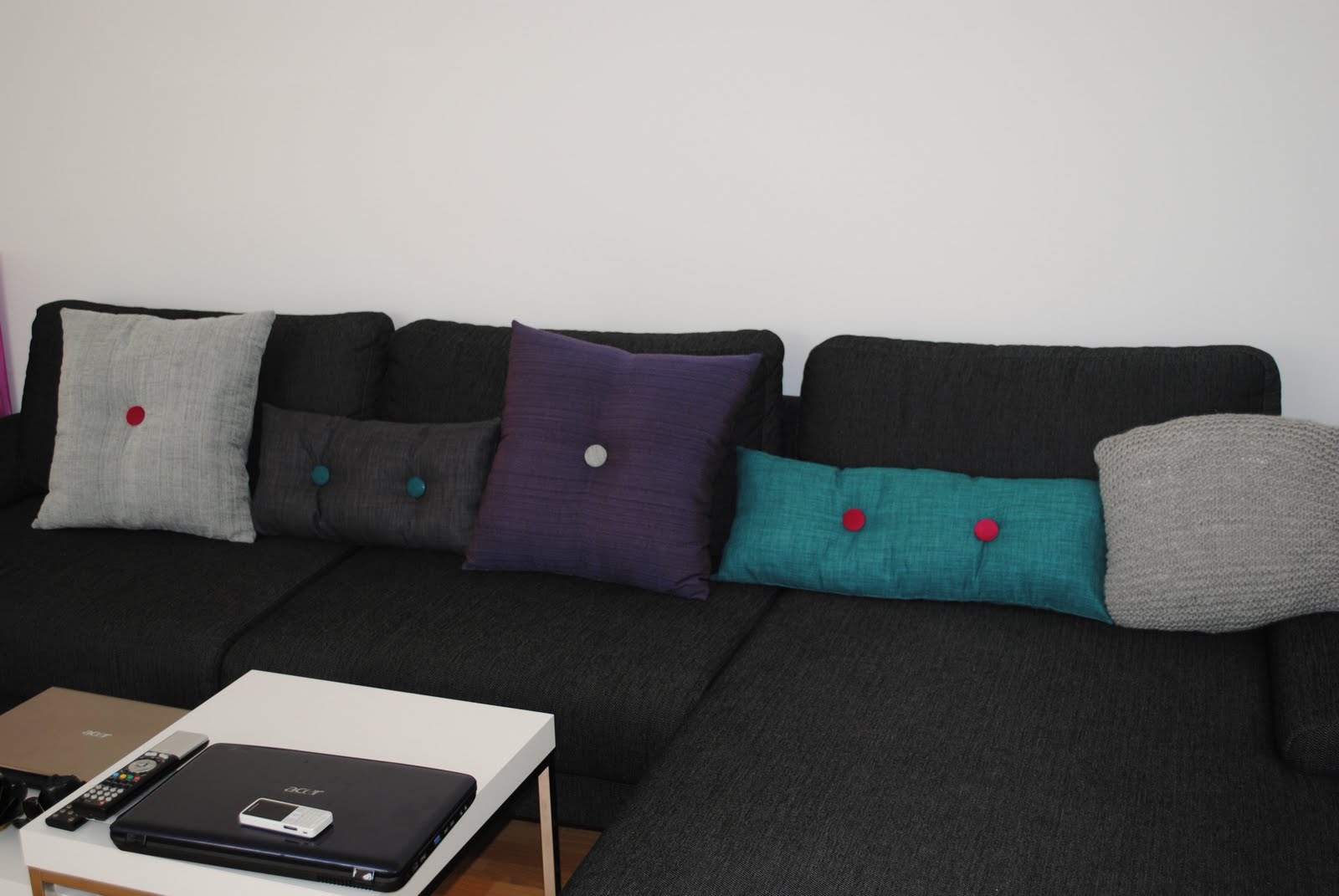 Julies kreahule: Nye sofapuder i Hay-stilen