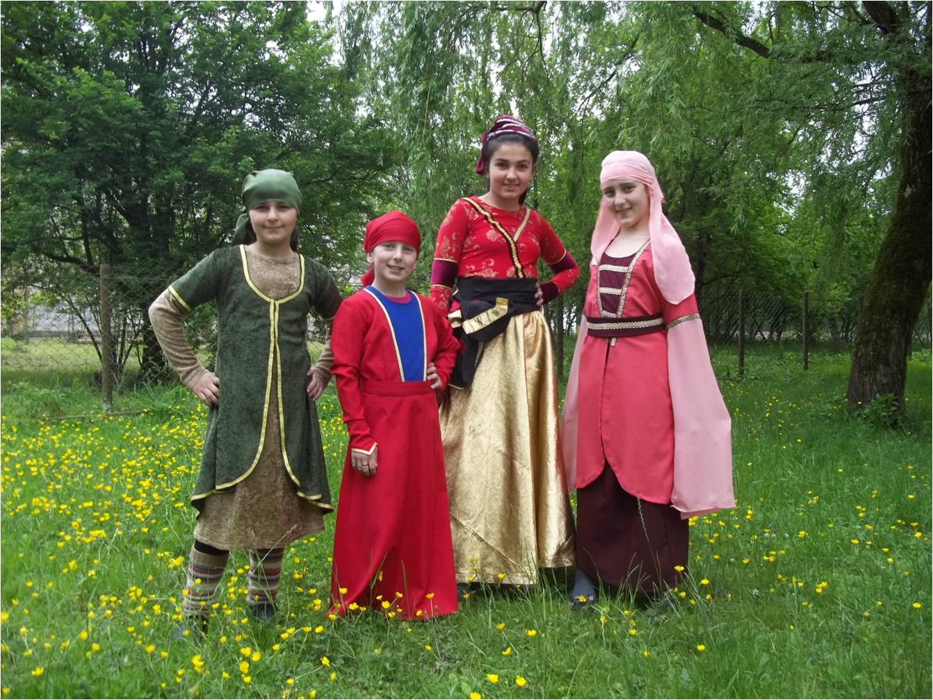 Let's introduce Georgia to foreigners: Georgian traditional clothes