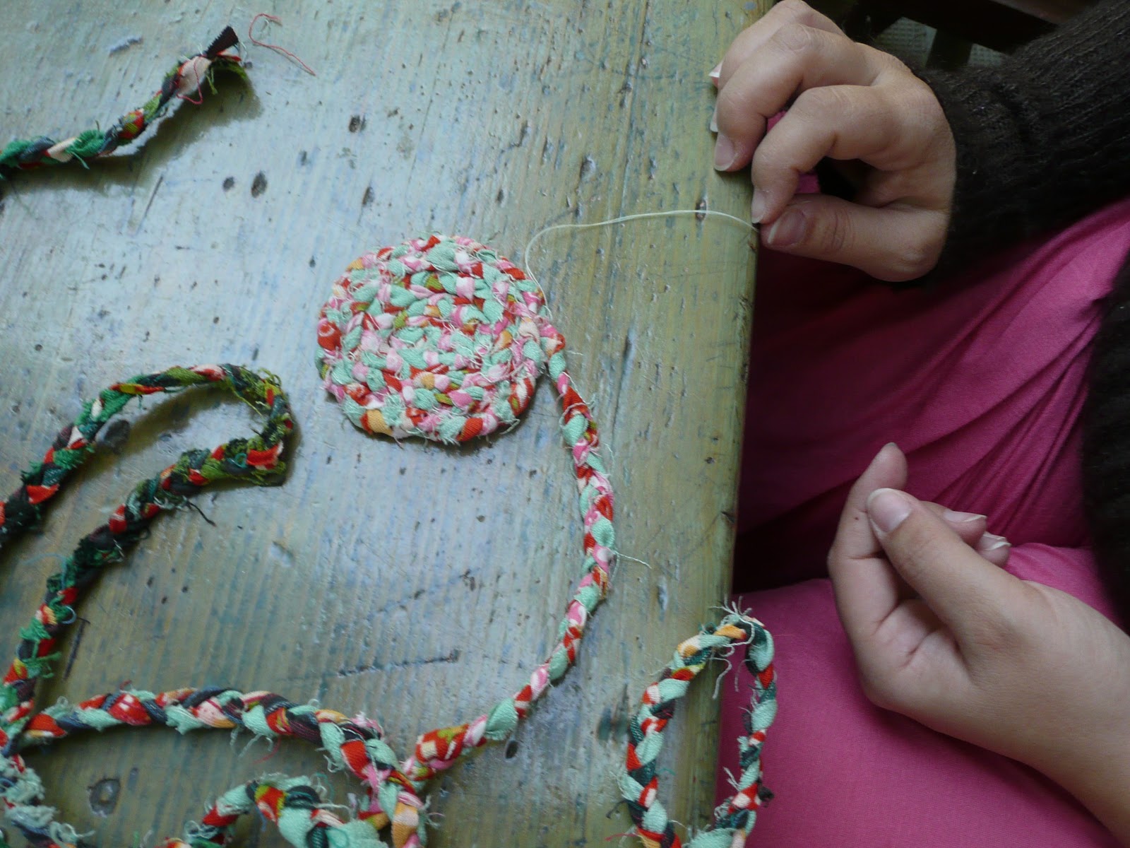 Maria Lale: Работилничка за парцалени килимчета-06.10.2012 г. (първа част)