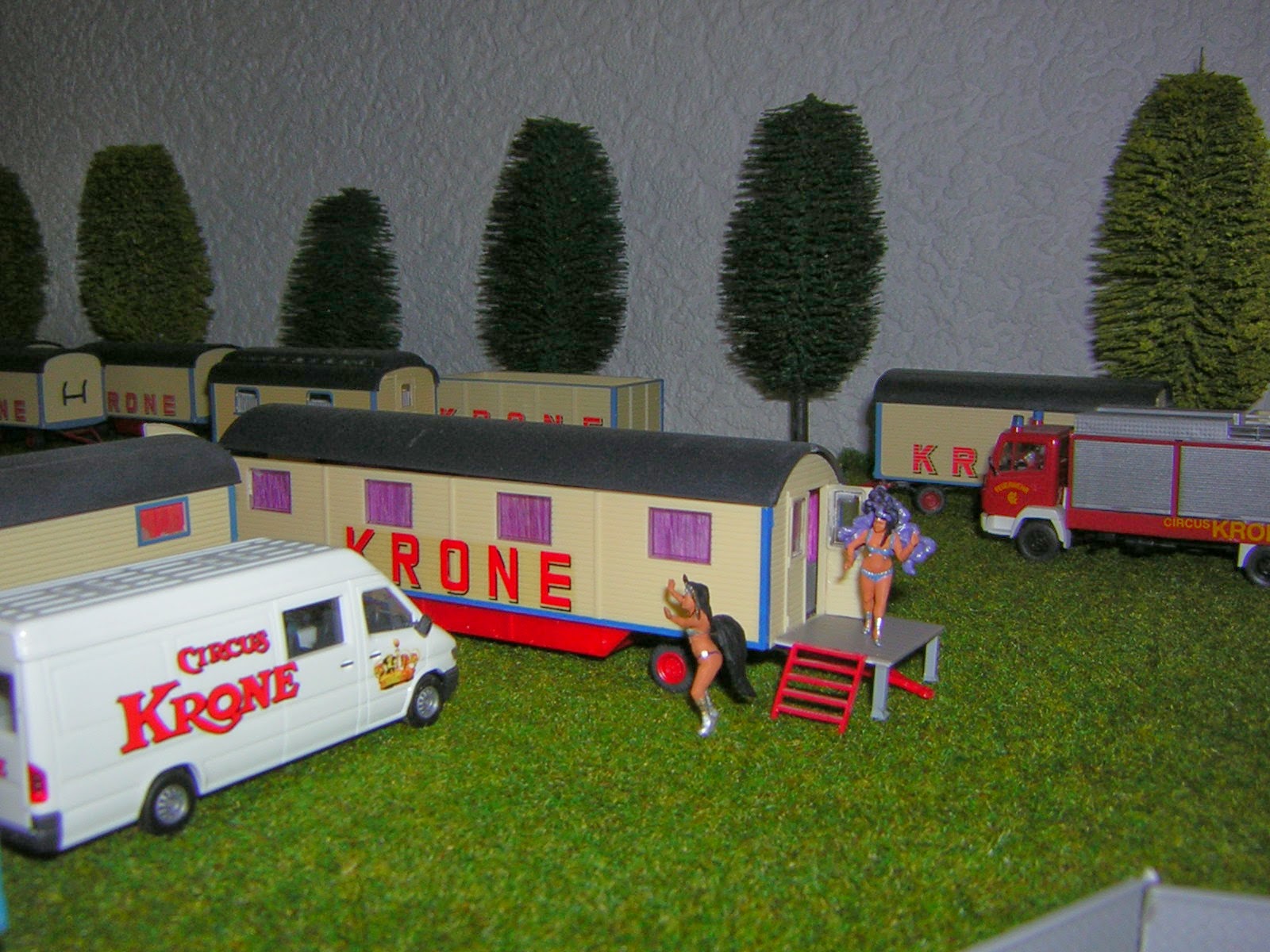 Circusmodellbau: Circus Krone 1:87