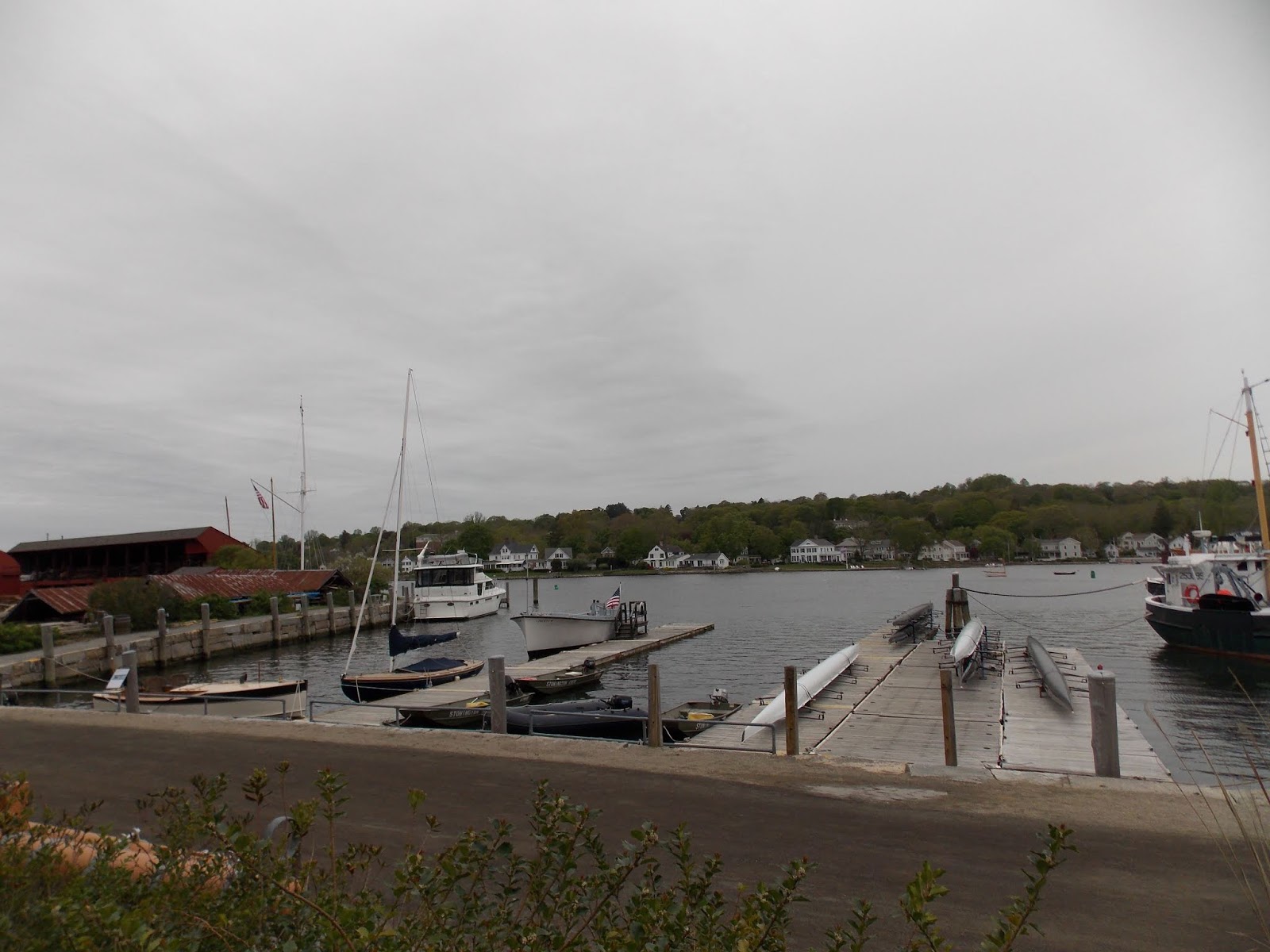 CHINAR SHADE : THE BEAUTIFUL MYSTIC SEAPORT TOWN (Connecticut State)