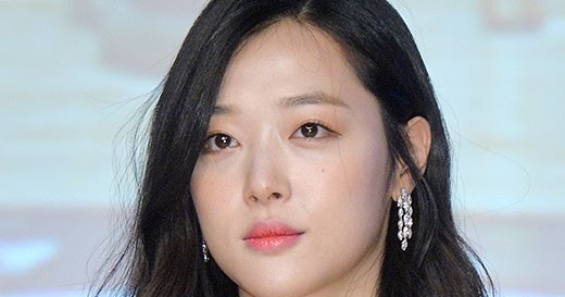Sulli attends press conference for her movie 'Real'