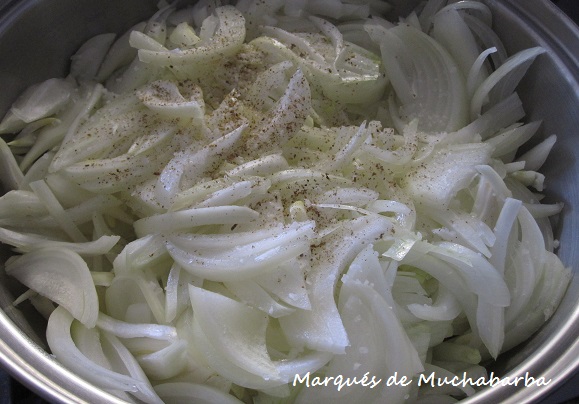 las recetas del marqués de muchabarba: COCA DE CEBOLLA Y SOBRASADA