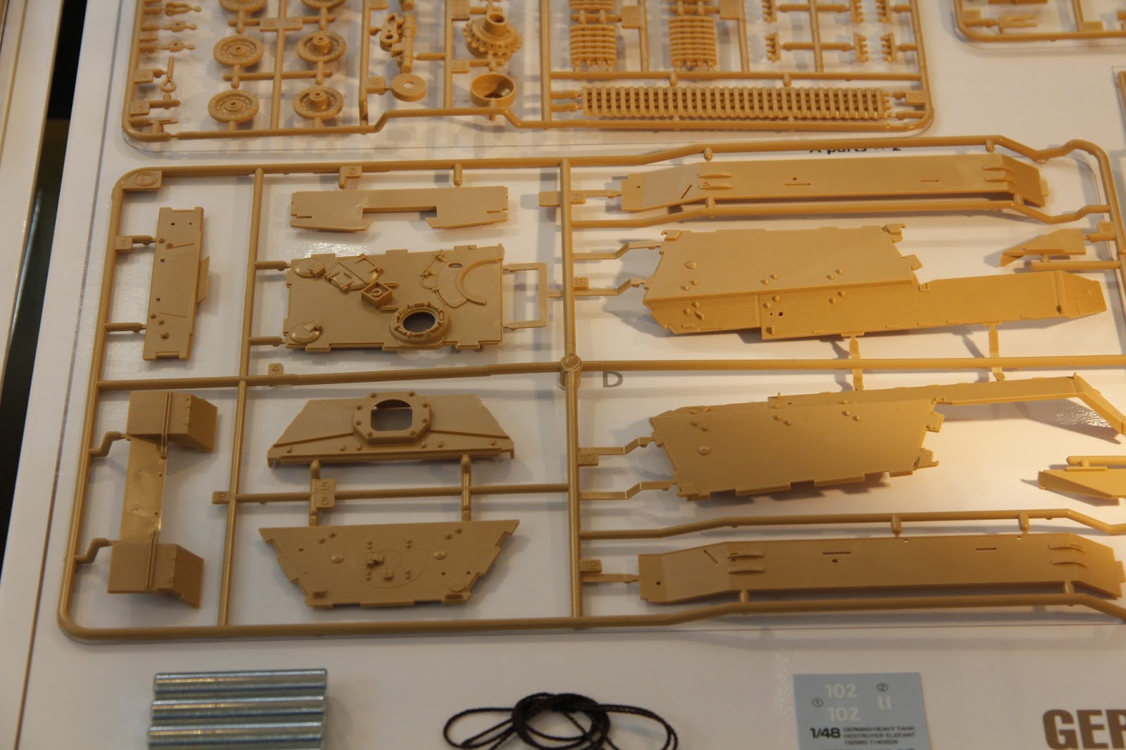 Tamiya 1/48 Sturmtiger (32591) and Elefant - DetailScaleView