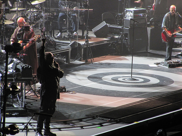 Critics At Large : The Man and His Masks: Peter Gabriel, September 19 ...