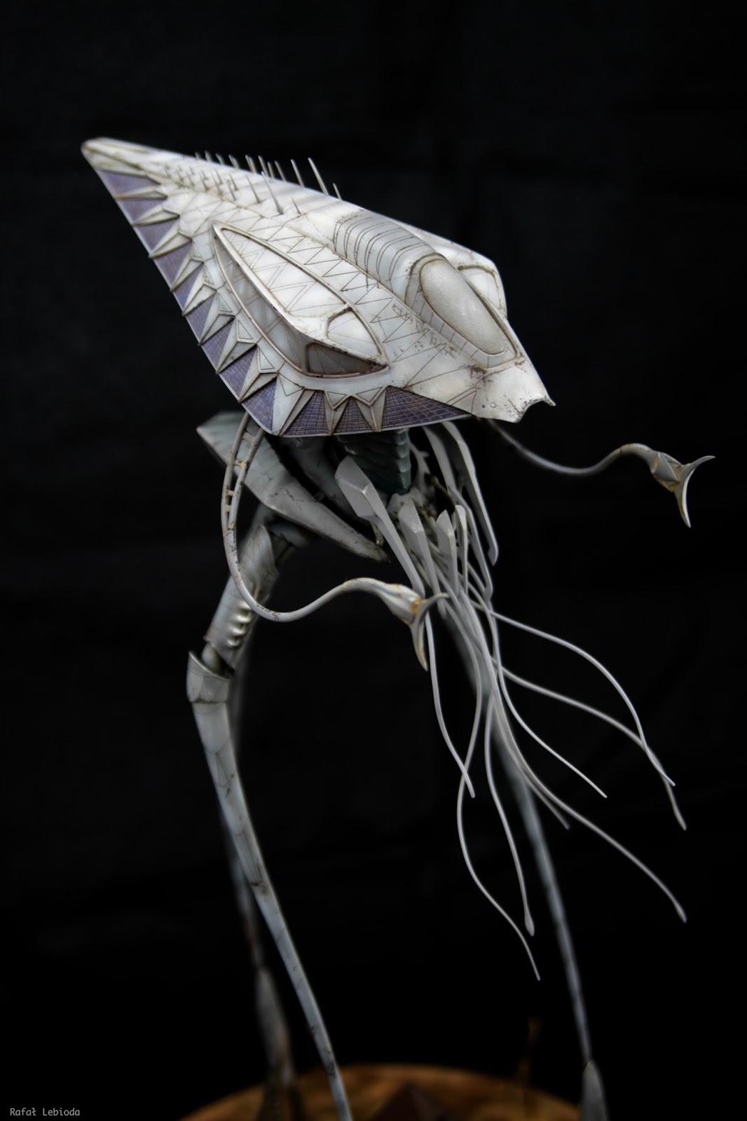 MODEL SECTOR: ALIEN TRIPOD ("War of the Worlds")