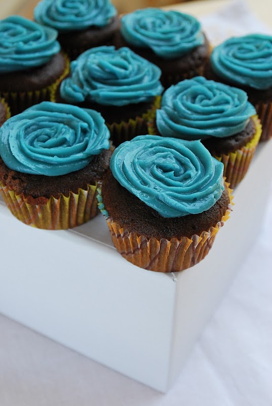 Red Panda Bakes: Mini Chocolate Cupcakes With Blue Vanilla Frosting