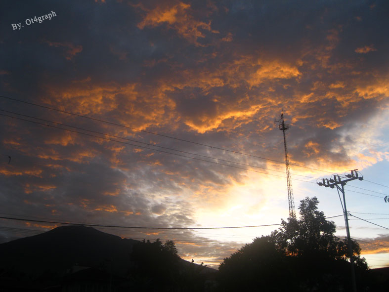 Langit Senja | 0t4Graph