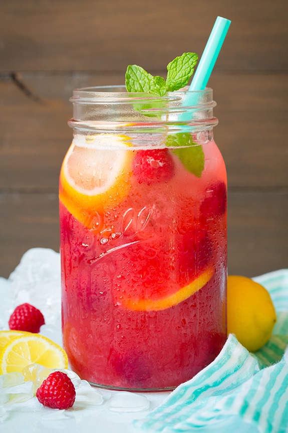 Sparkling Raspberry Lemonade - food recipes drink favors