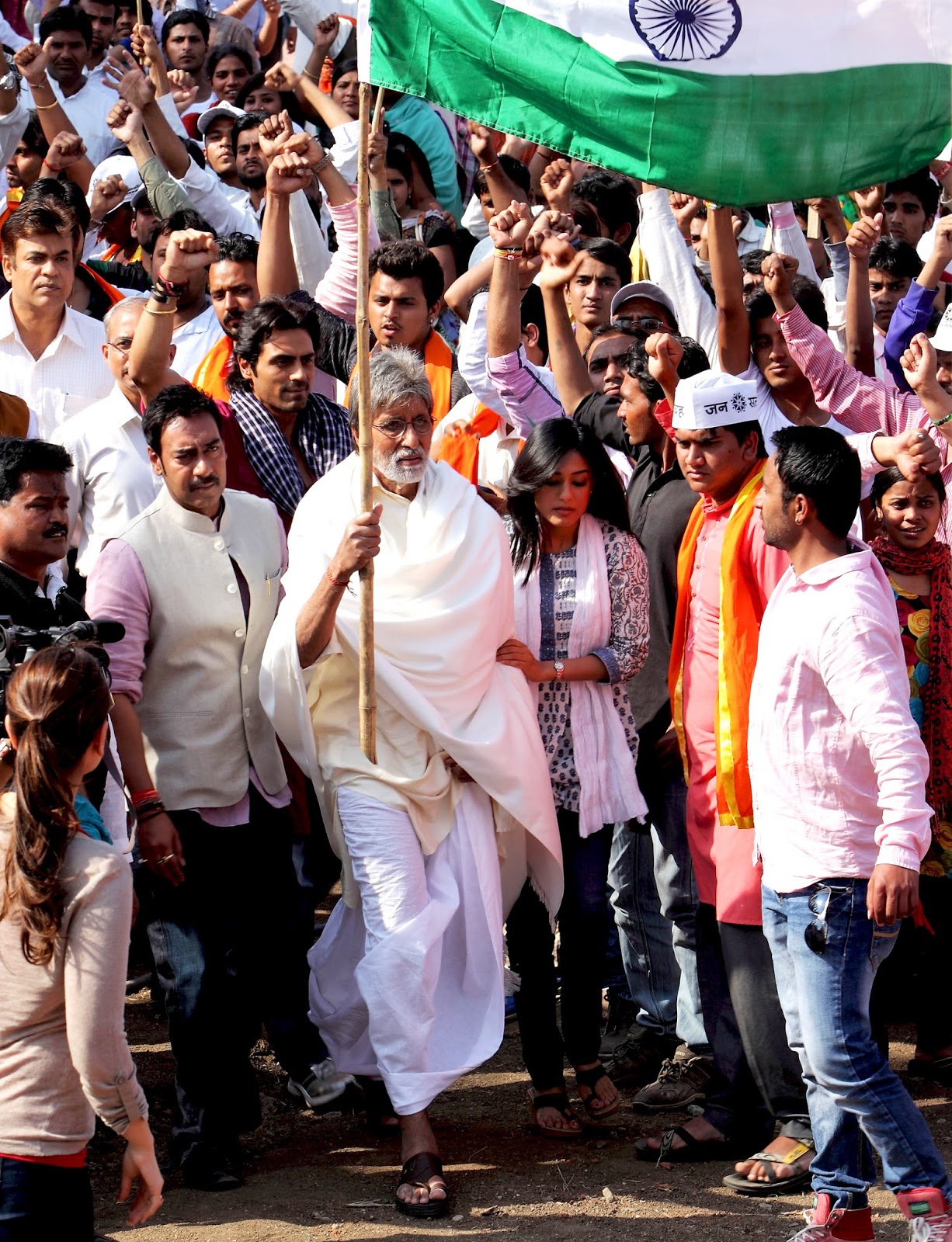 annavetticadgoes2themovies: REVIEW 219: SATYAGRAHA